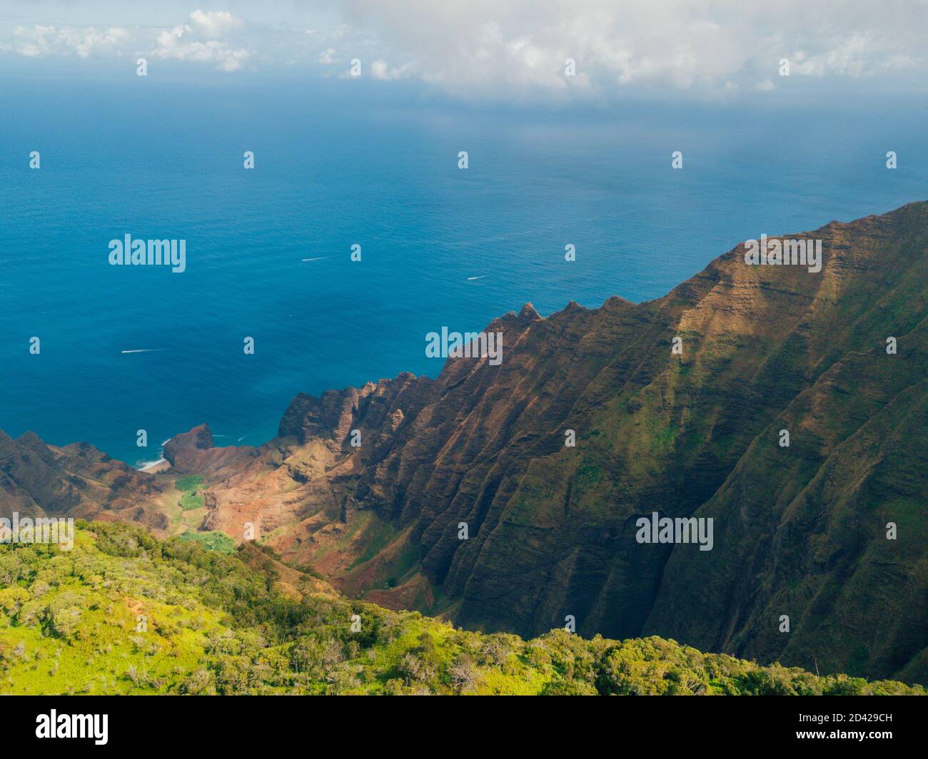 Aerial view of spectacular Na Pali cliffs in Kauai, Hawaii Stock Photo ...