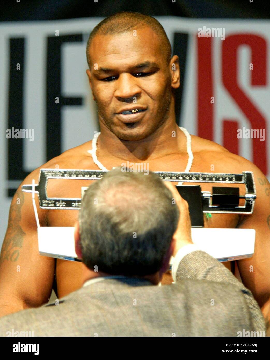 Mike tyson weighs in hi-res stock photography and images - Alamy