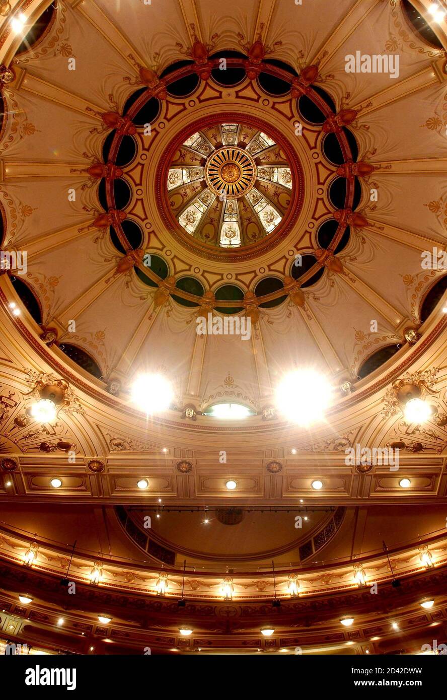 London coliseum auditorium hi-res stock photography and images - Alamy
