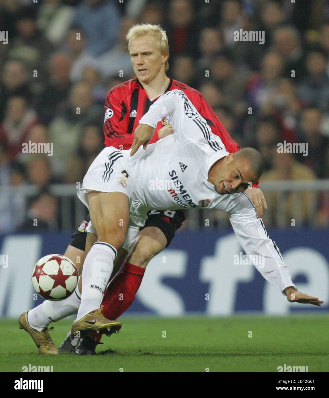 Ronaldo real madrid 2004 hi-res stock photography and images - Alamy