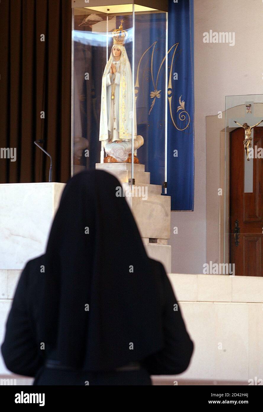 Lucia nun hi-res stock photography and images - Alamy