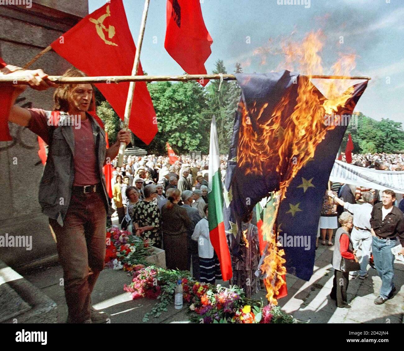 Revolutionary communist movement hi-res stock photography and images ...