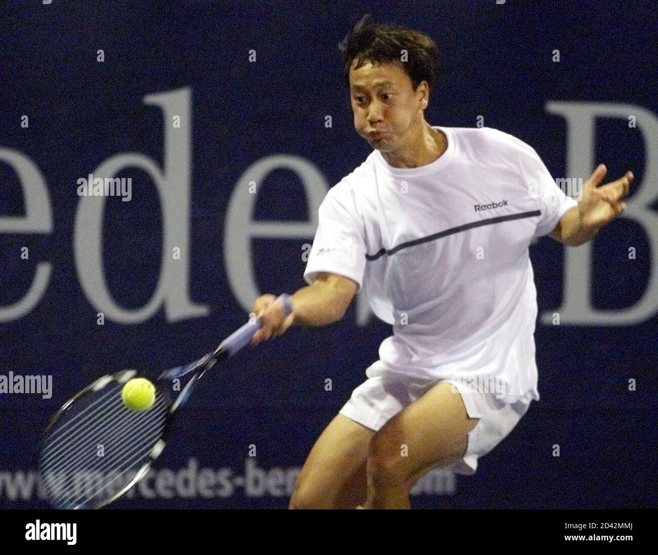Pete sampras returns forehand hi-res stock photography and images - Alamy