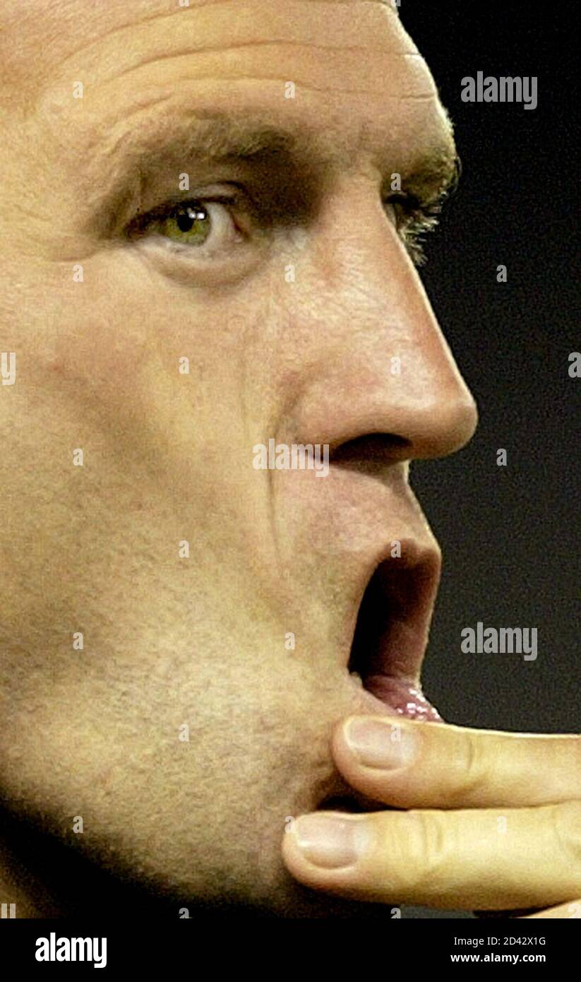 Lawrence dallaglio 2003 hi-res stock photography and images - Alamy