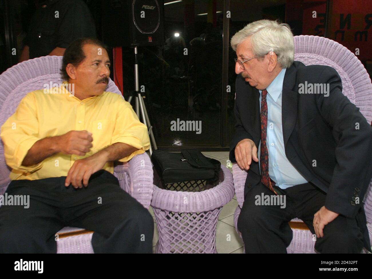 Dante caputo hi-res stock photography and images - Alamy