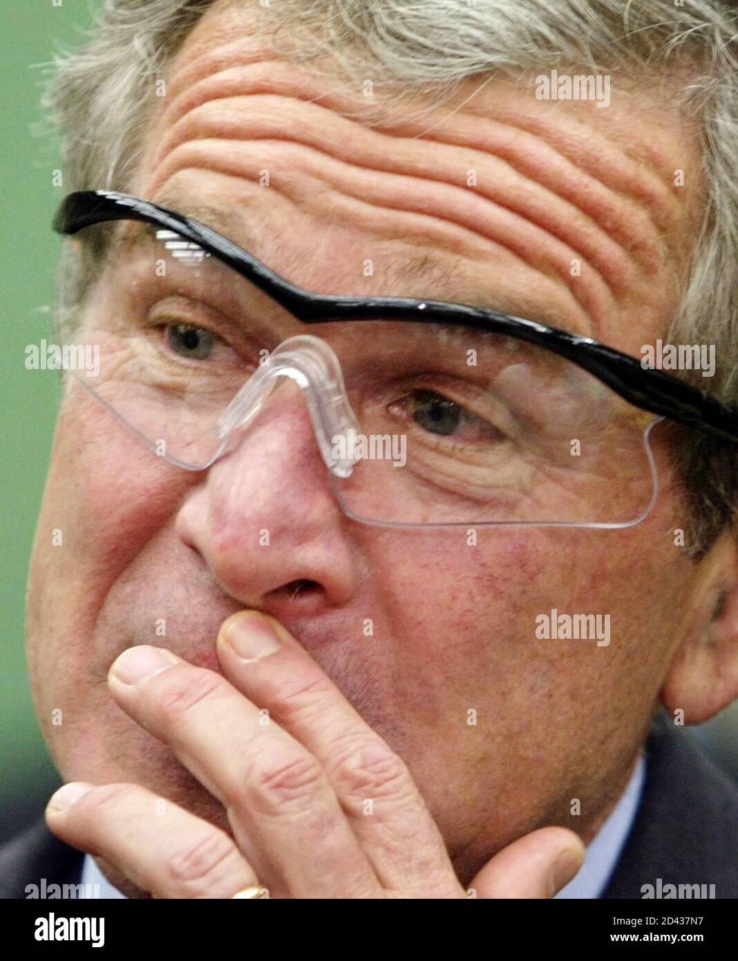 U s president george bush wears hi-res stock photography and images - Alamy