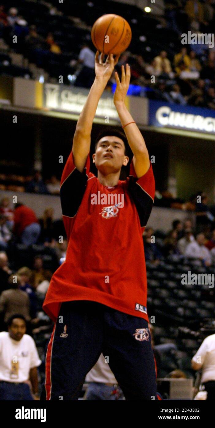 Yao ming draft hi-res stock photography and images - Alamy