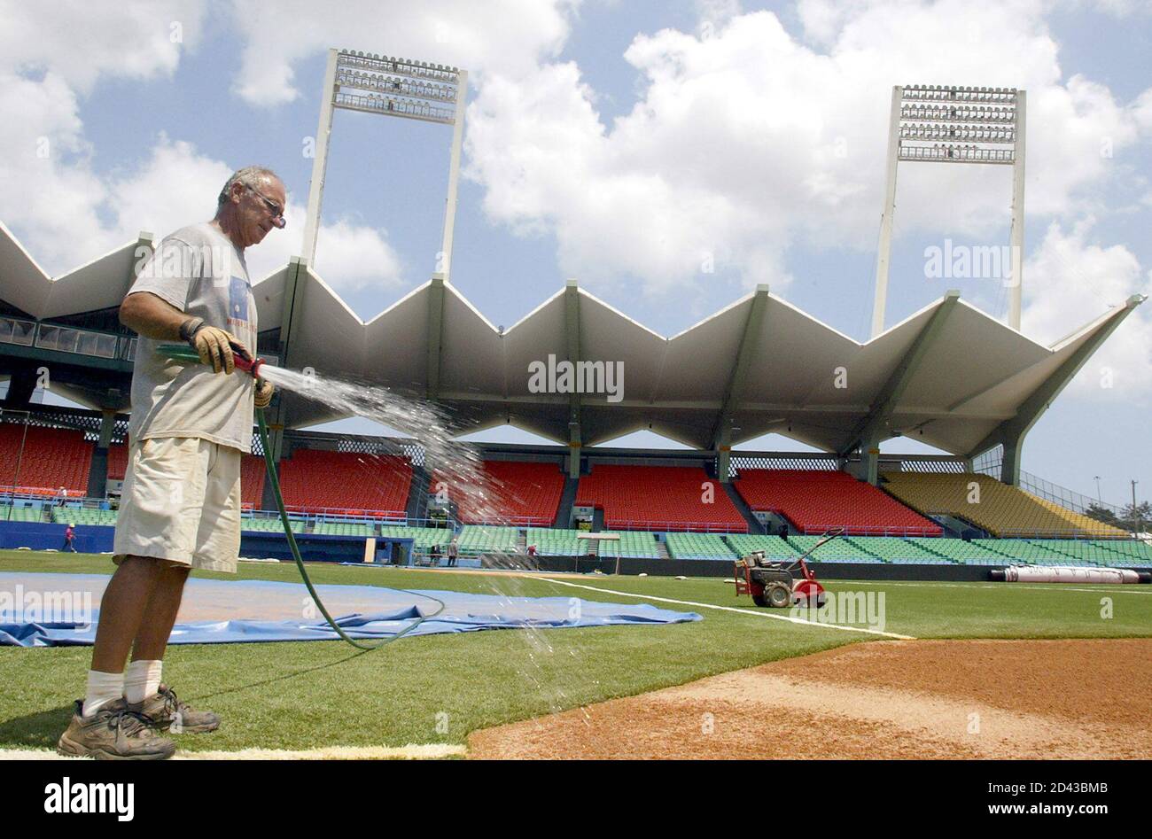 Stadium ballpark hi-res stock photography and images - Alamy