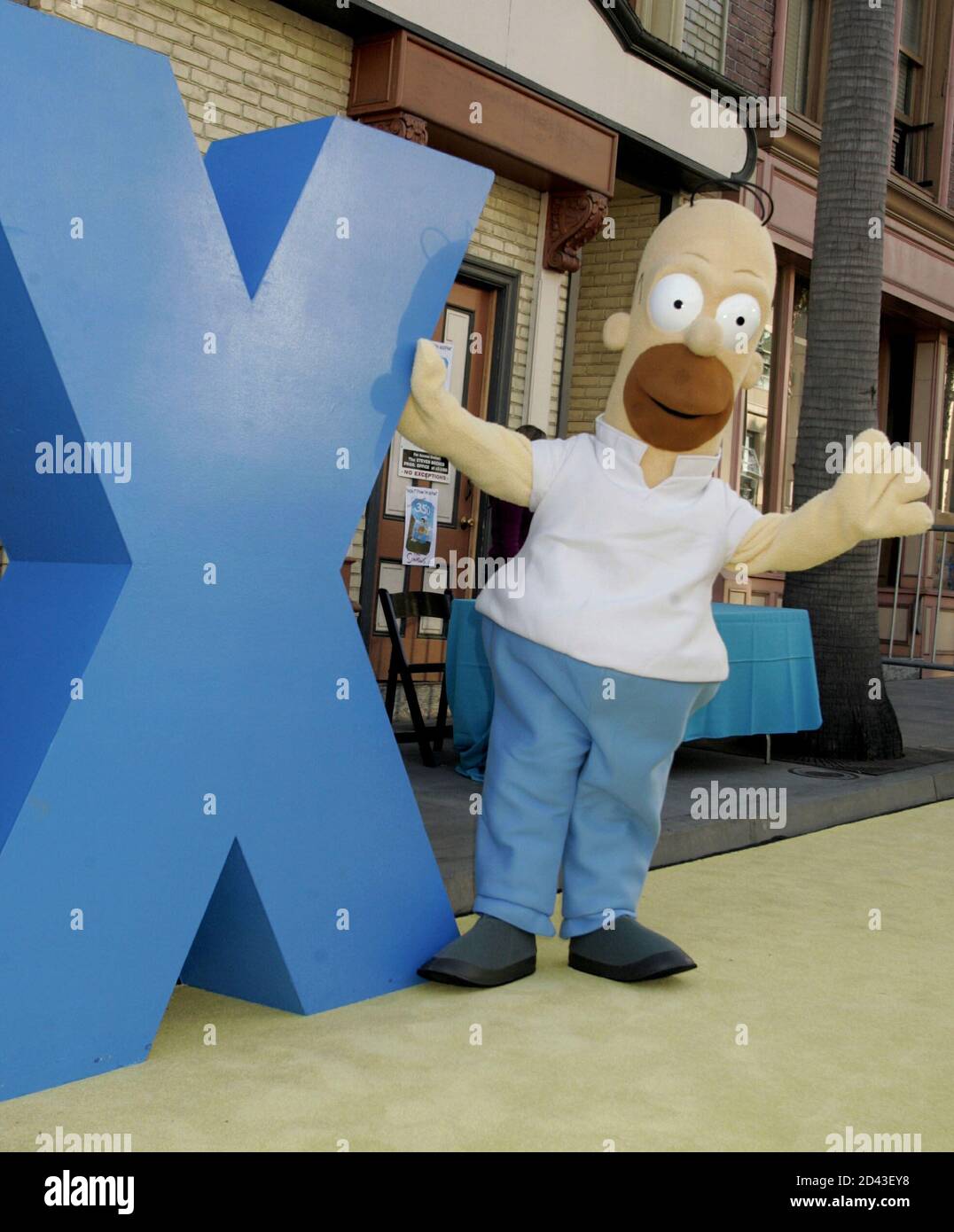 Character homer simpson hi-res stock photography and images - Alamy