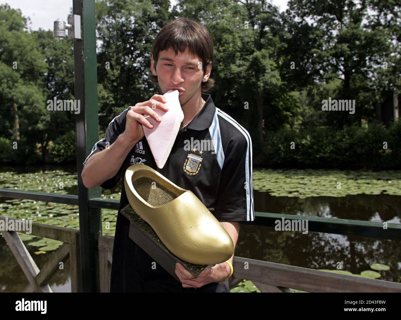 Lionel messi 2005 hi-res stock photography and images - Alamy
