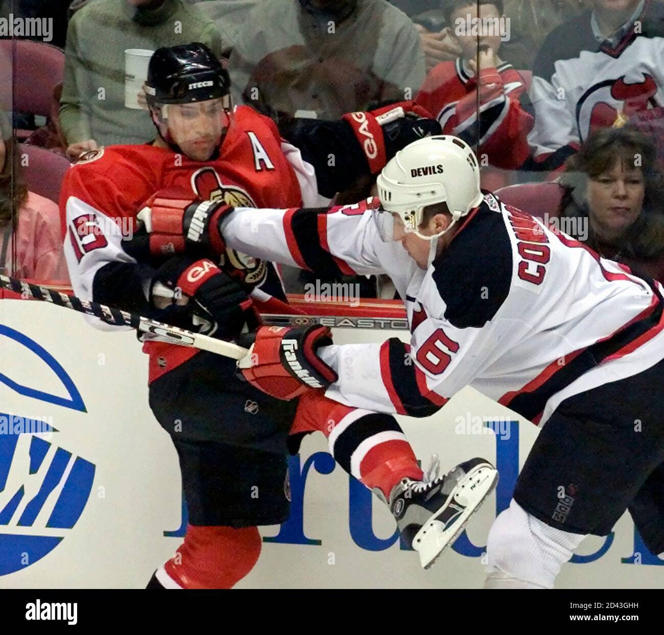 Mike rutherford l hi-res stock photography and images - Alamy