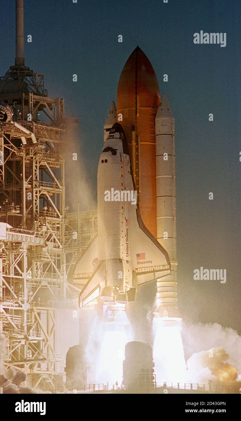Sts 102 High Resolution Stock Photography and Images - Alamy
