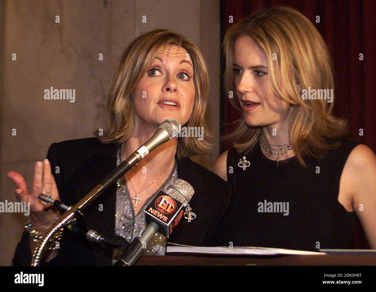 Olivia newton john kelly preston hi-res stock photography and images ...