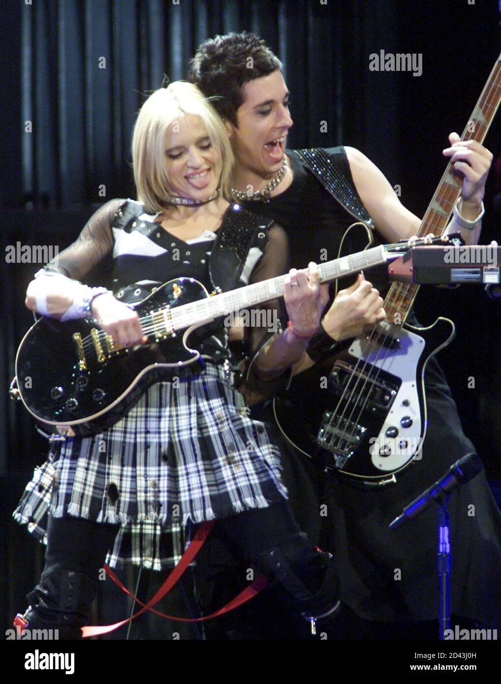 Madonna concert 2001 hi-res stock photography and images - Alamy