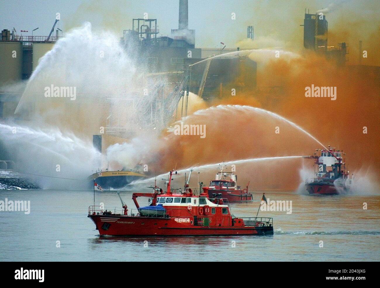 Nitric acid burns hi-res stock photography and images - Alamy