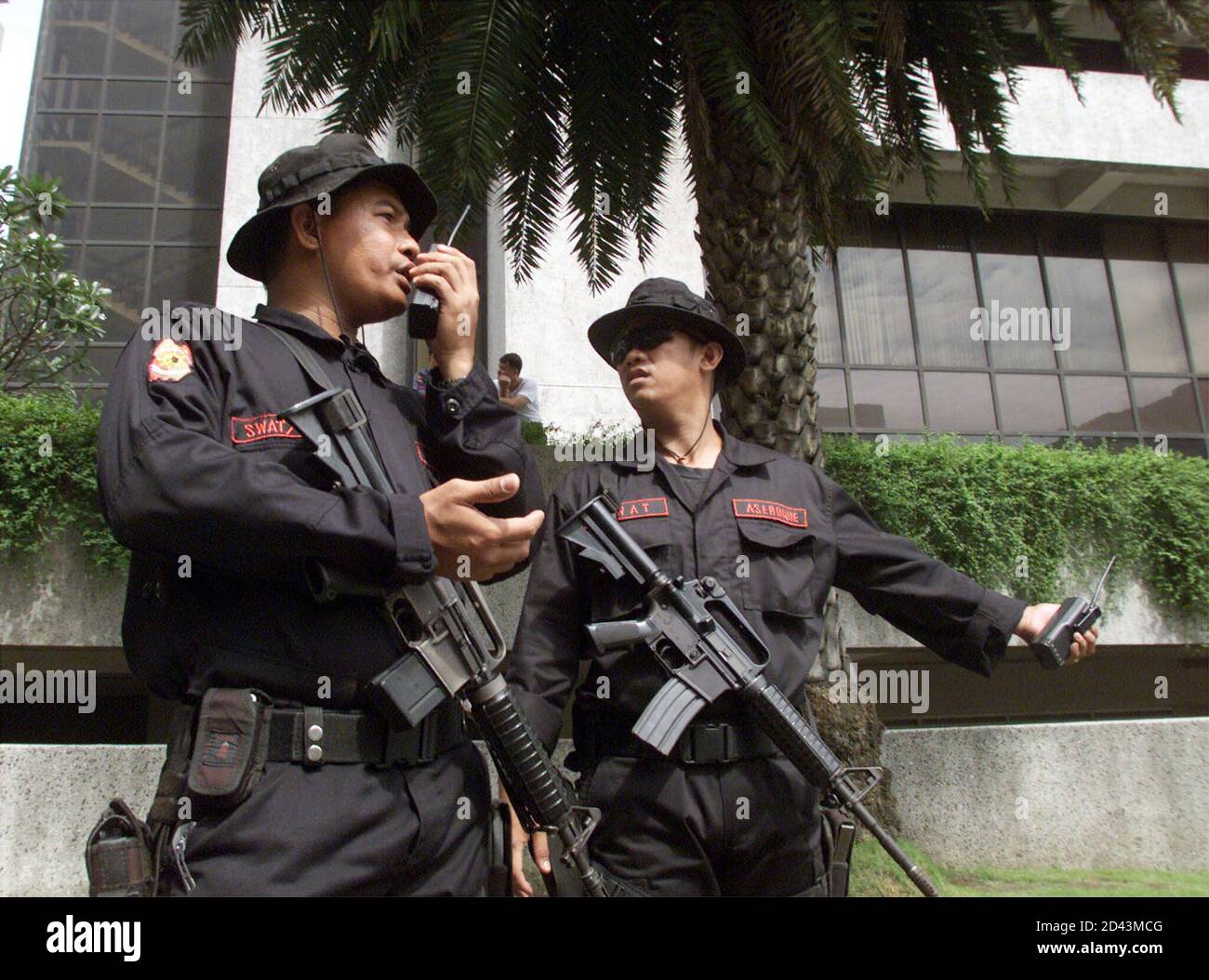 Philippine security guard hi-res stock photography and images - Alamy