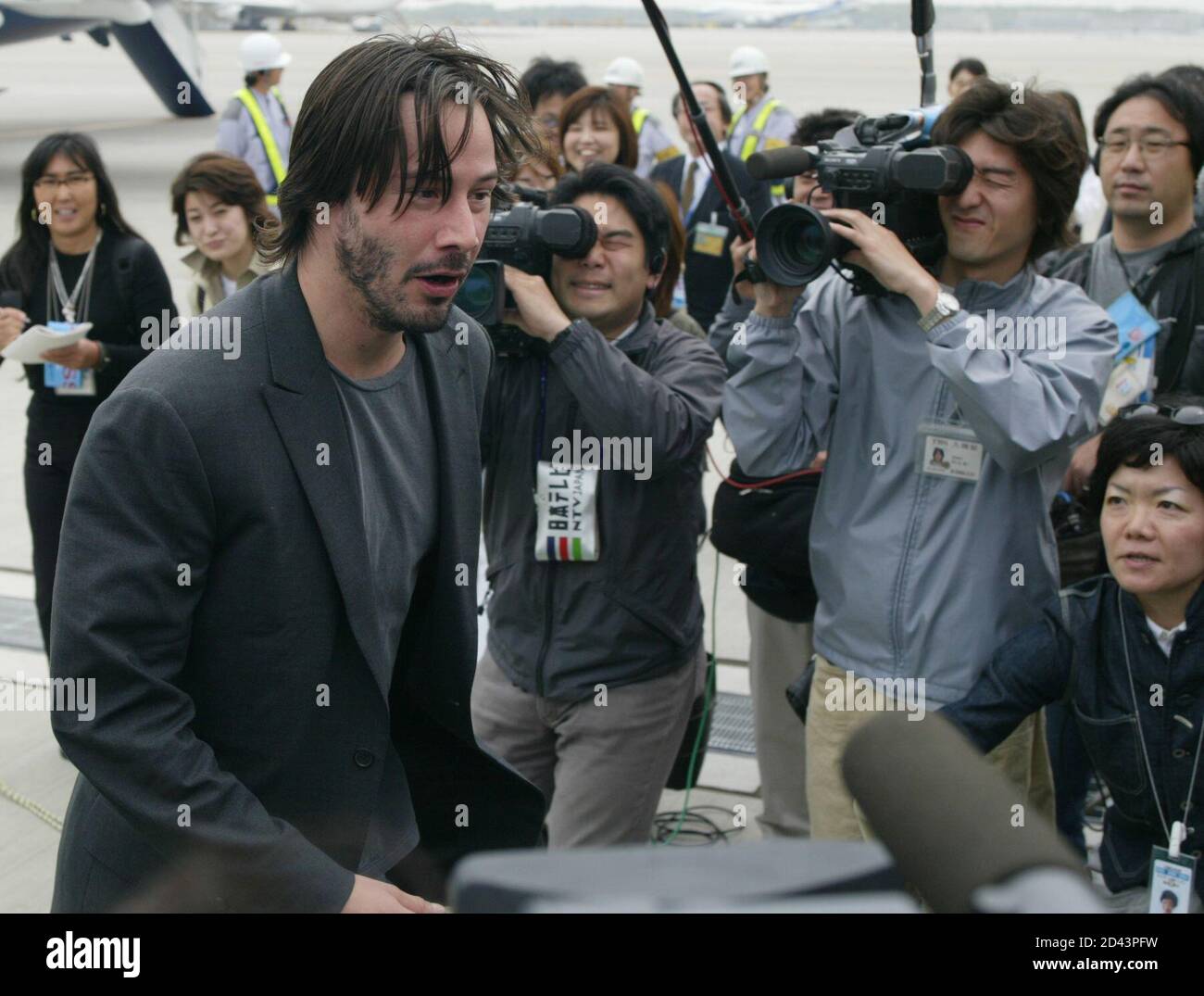 The matrix keanu reeves 1999 hi-res stock photography and images - Alamy