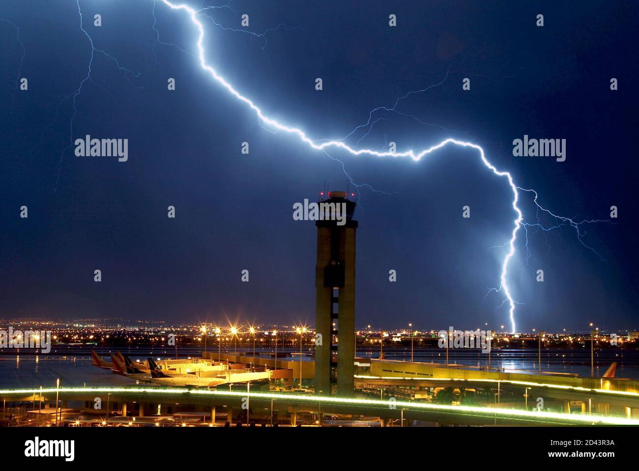 Lightning strikes tower hi-res stock photography and images - Alamy