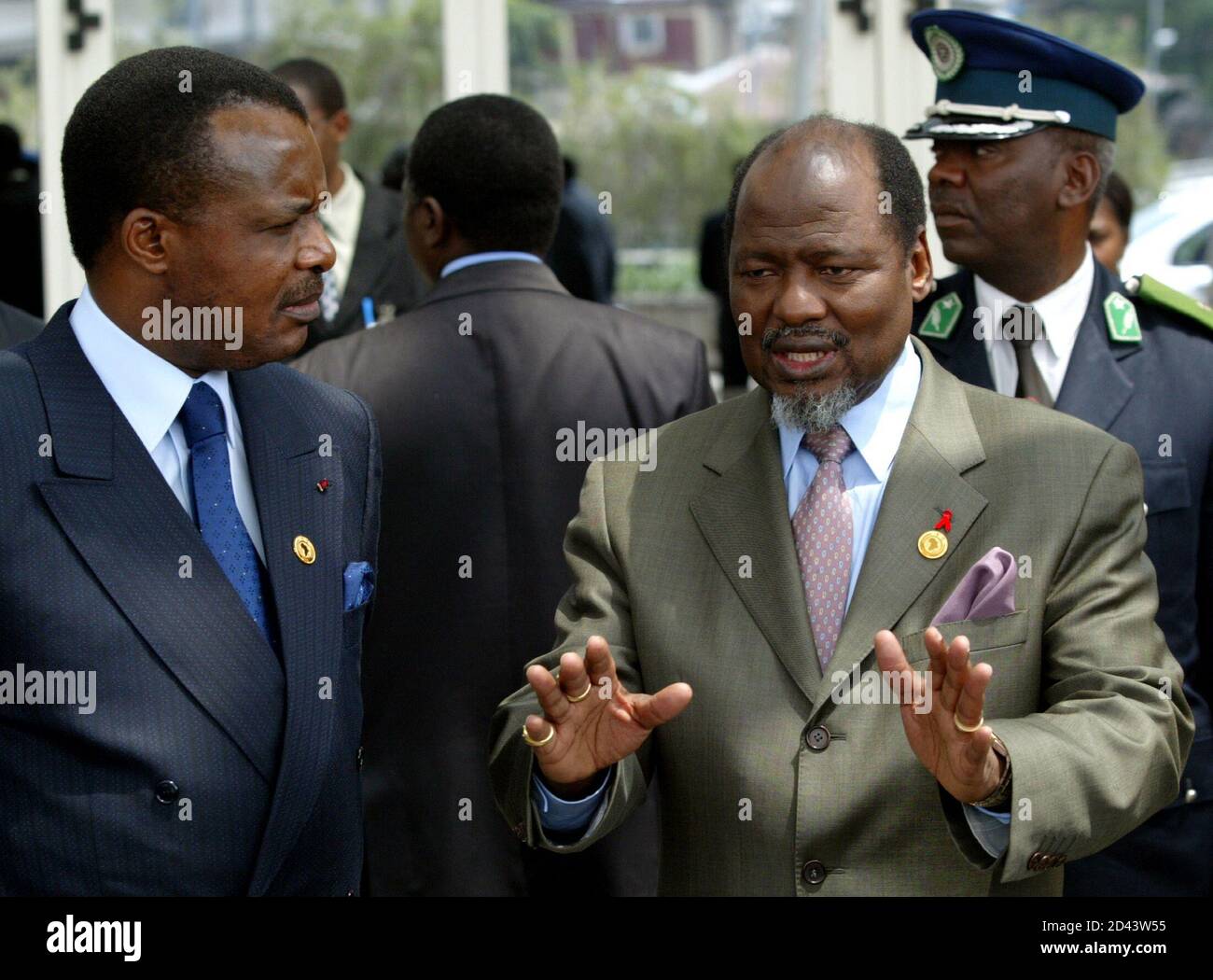 President joaquim chissano mozambique hi-res stock photography and ...