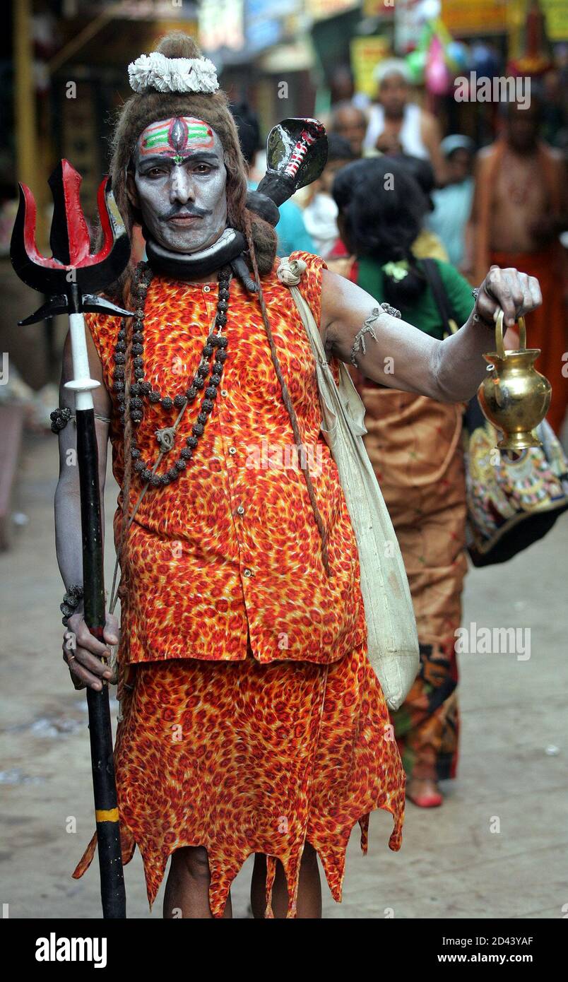 Man of god 2005 hi-res stock photography and images - Alamy