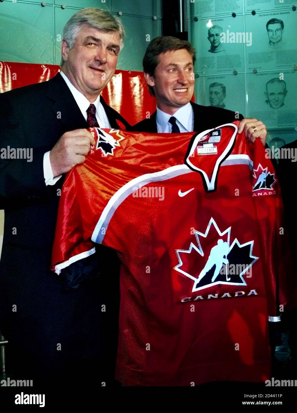 Olympic coach hockey team canada hi-res stock photography and images ...