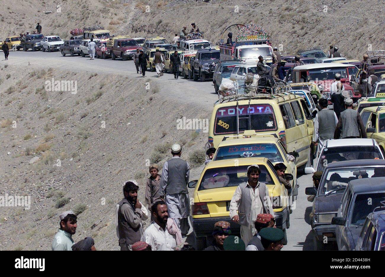 Border line of afghanistan and pakistan hi-res stock photography and ...