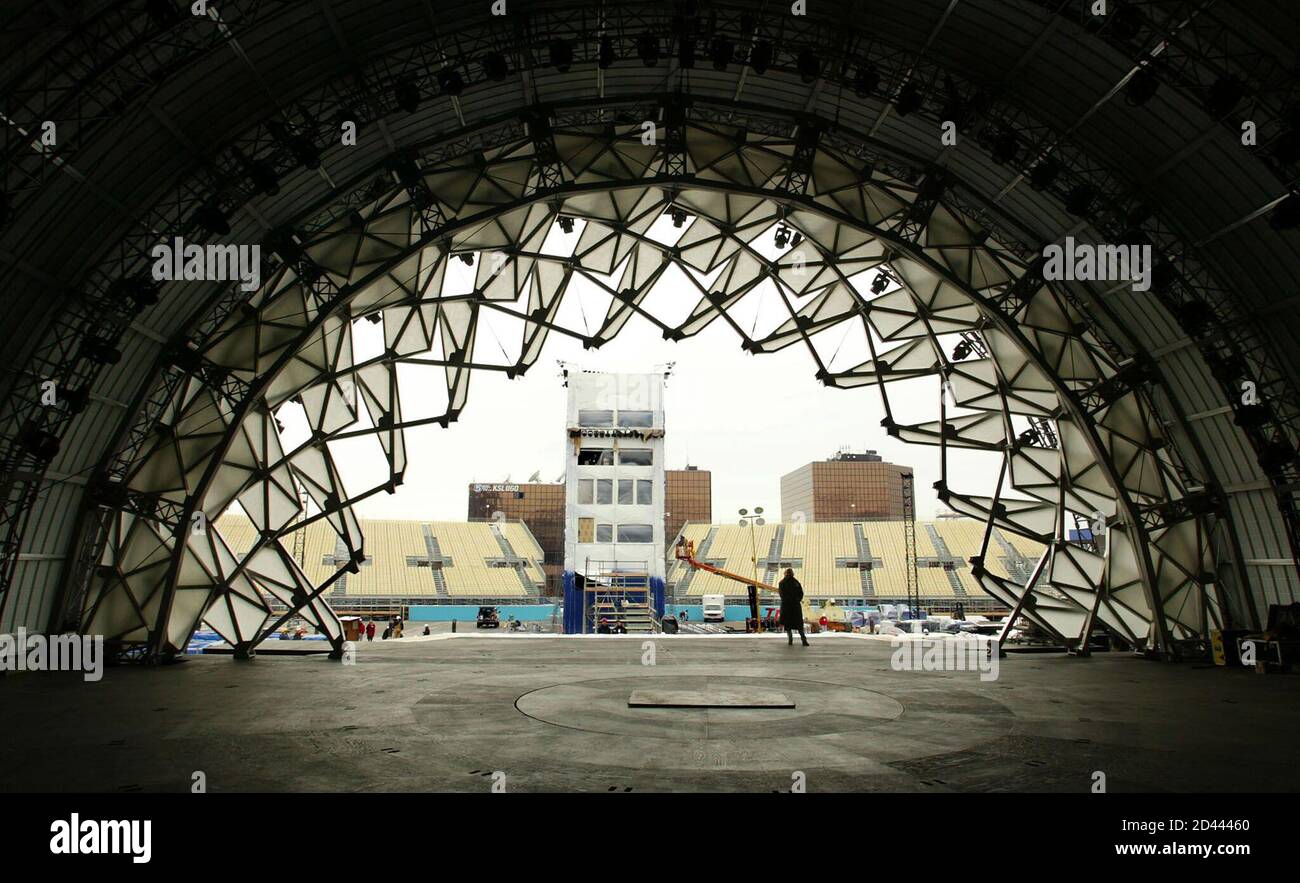 70 feet high hi-res stock photography and images - Alamy