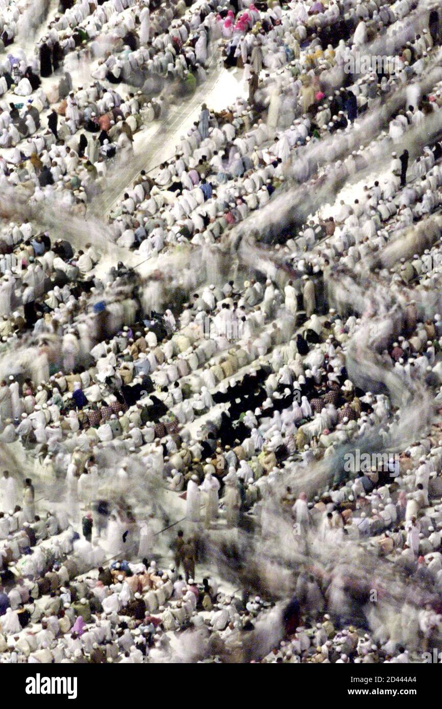 Saudi arabia prayer hi-res stock photography and images - Alamy