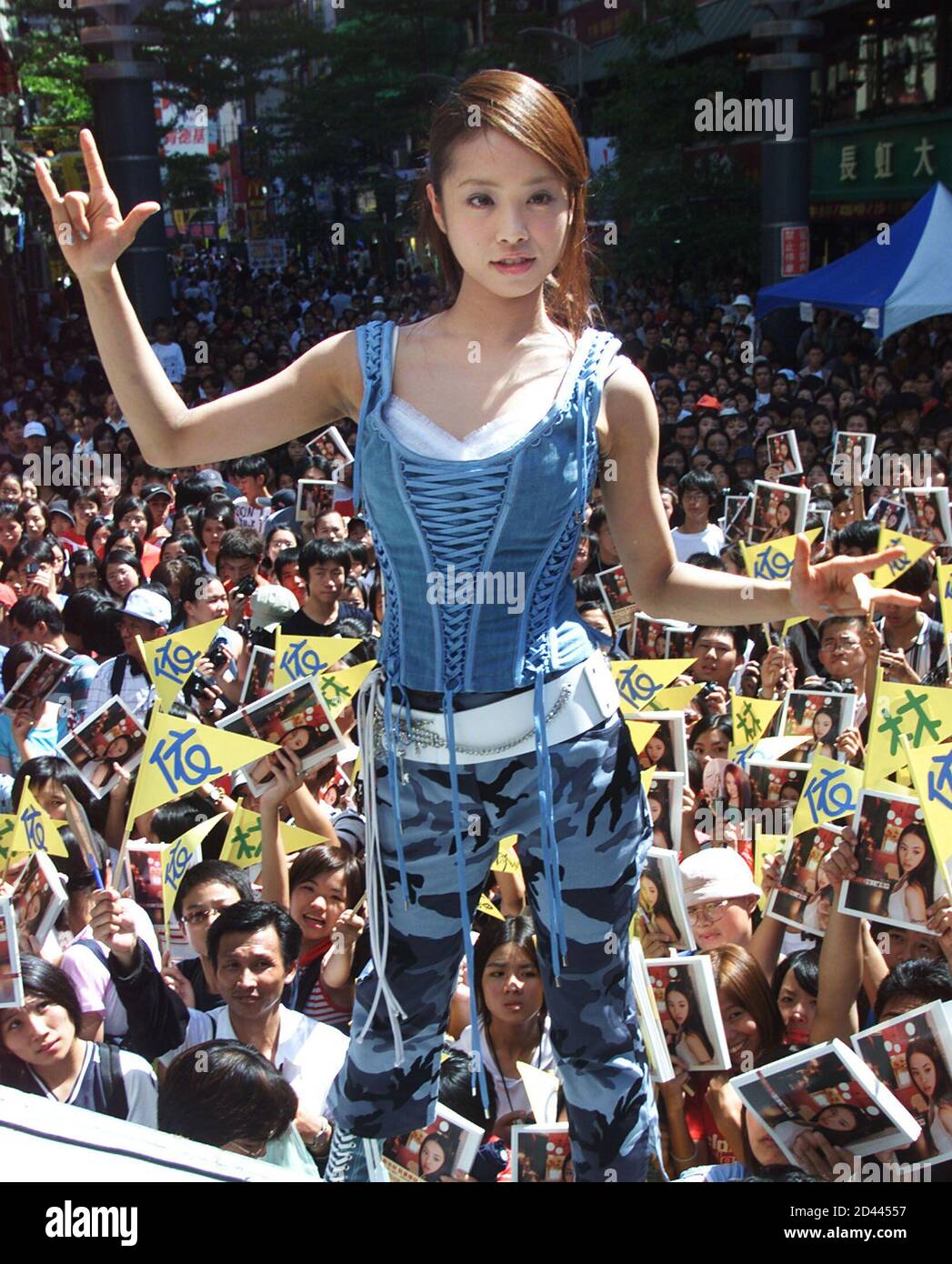 Taiwan Singer Jolin Tsai Poses High Resolution Stock Photography and ...