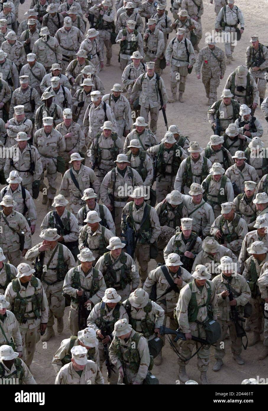 Camp commando kuwait hi-res stock photography and images - Alamy