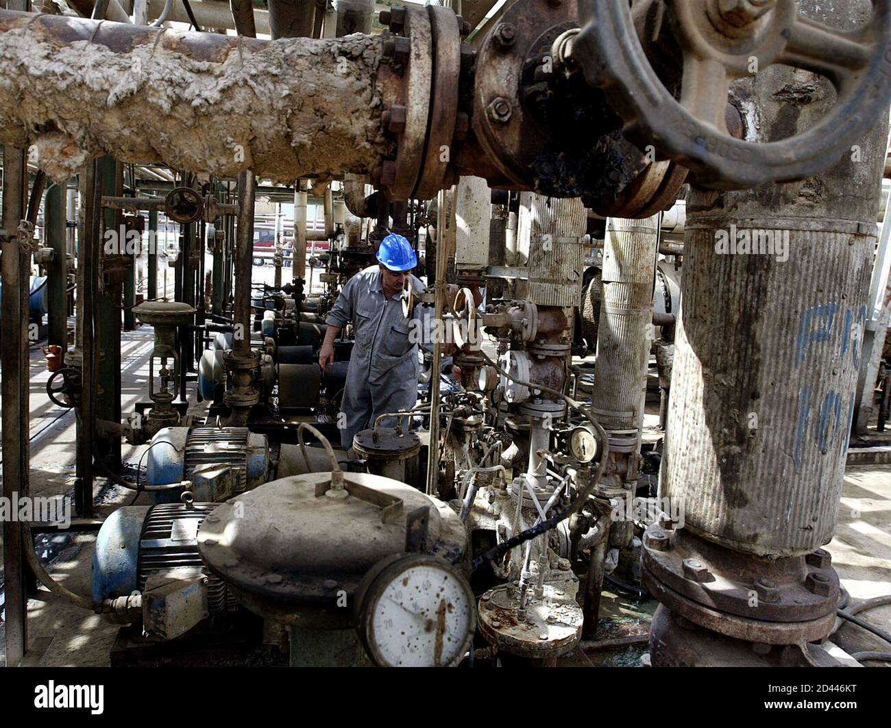 Iraqi worker hi-res stock photography and images - Alamy
