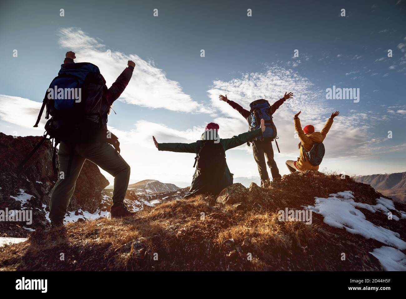 Team mountain climbing hi-res stock photography and images - Alamy