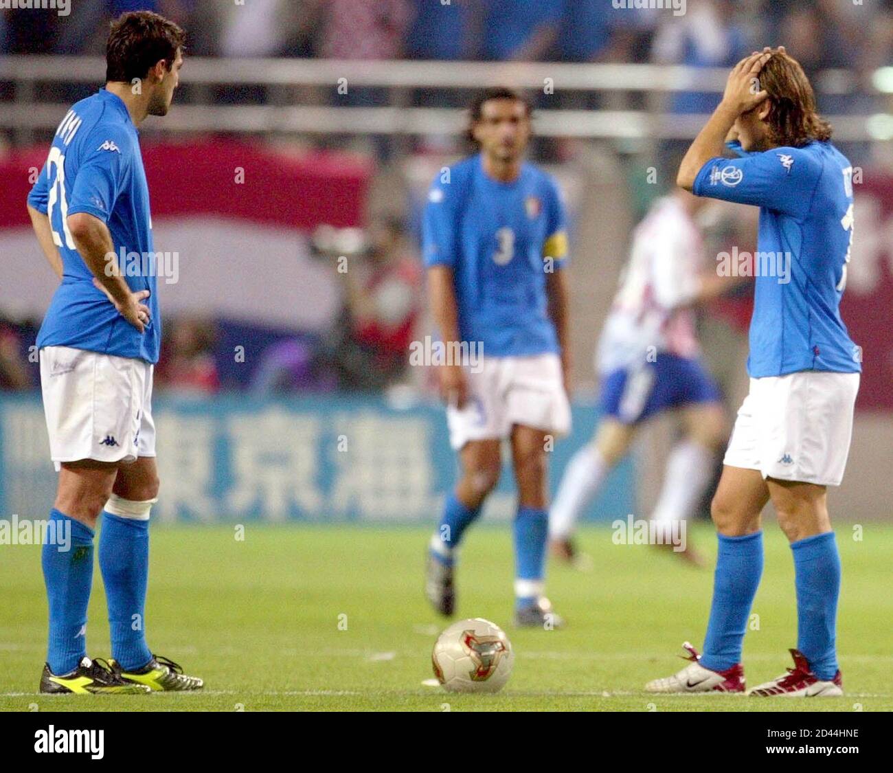 Paolo maldini world cup 2002 hi-res stock photography and images - Alamy