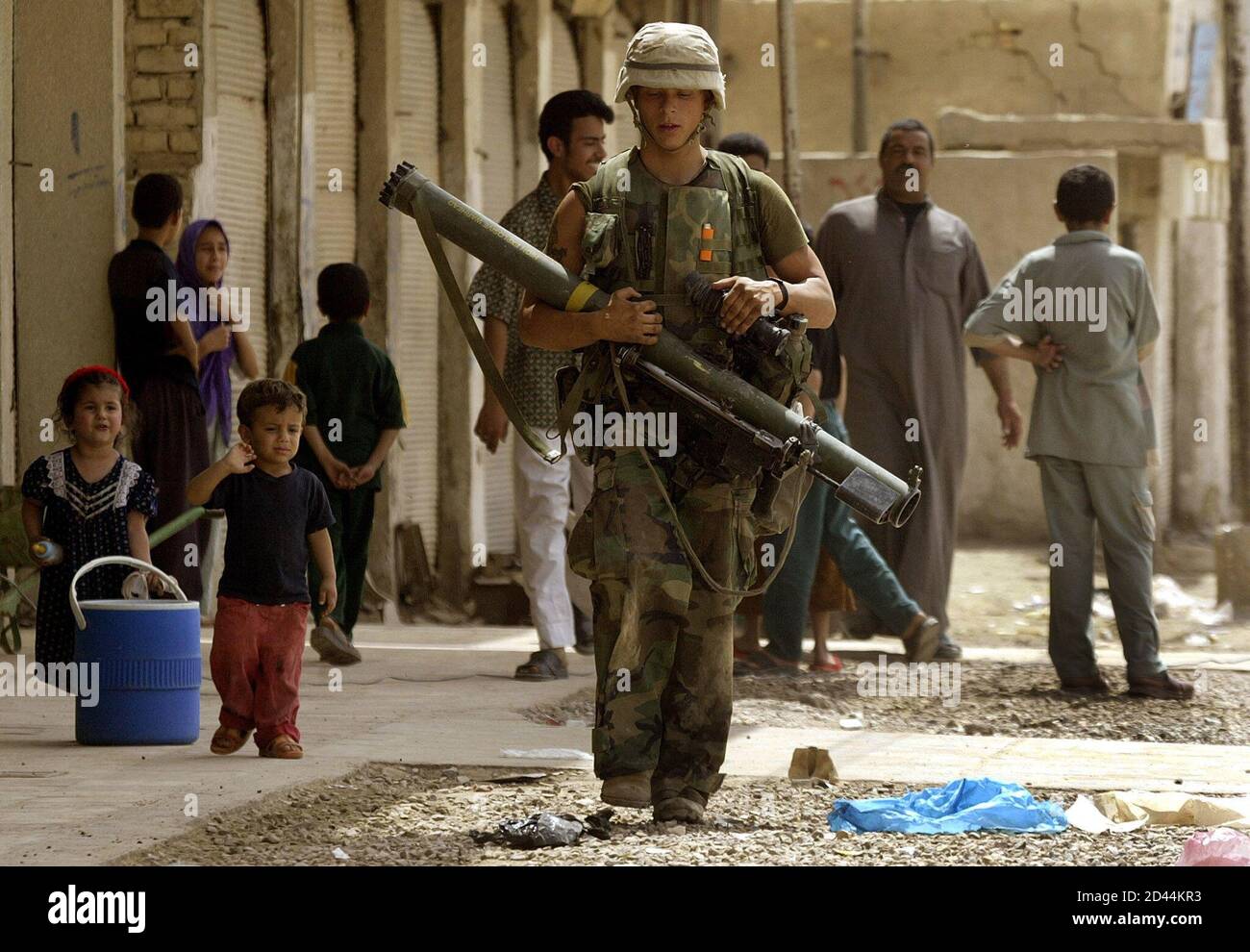 Us tanks on iraqi hi-res stock photography and images - Alamy