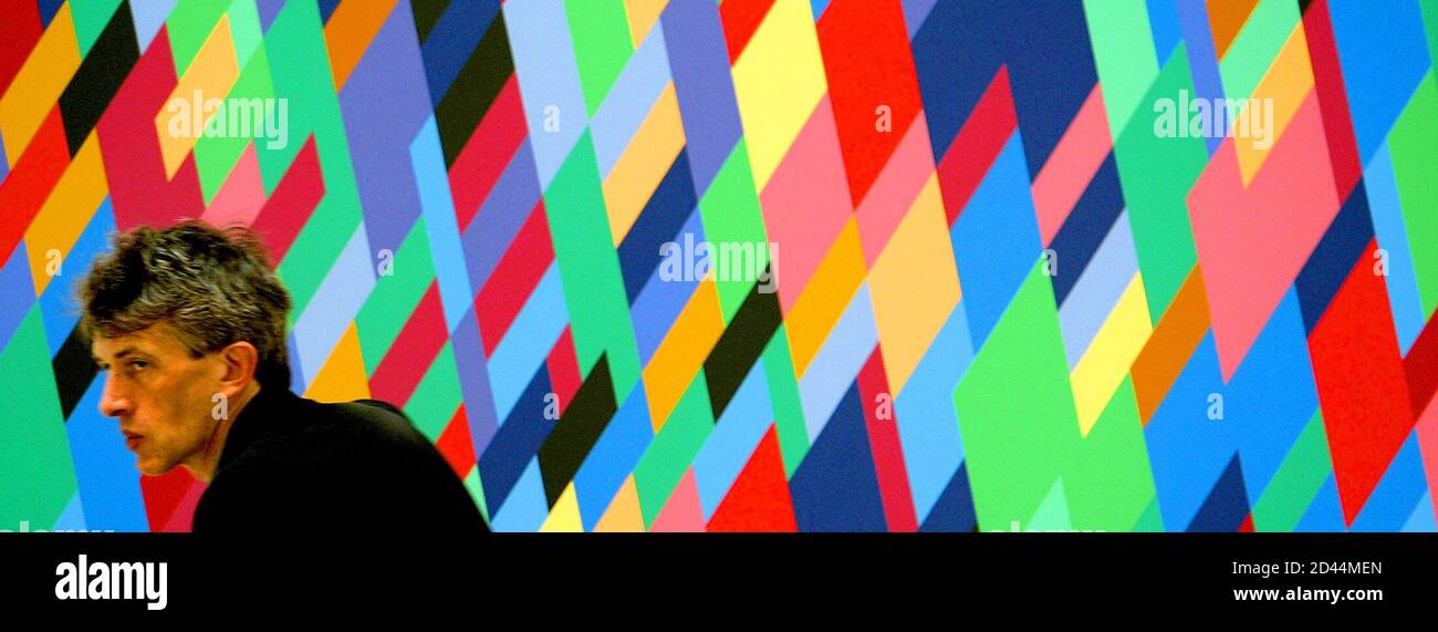 Bridget riley tate britain hi-res stock photography and images - Alamy