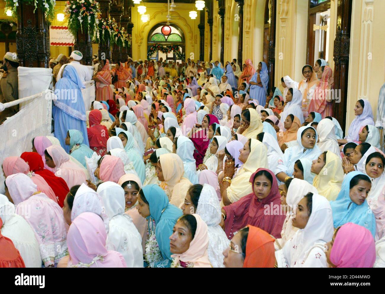 Dawoodi Bohra High Resolution Stock Photography and Images - Alamy