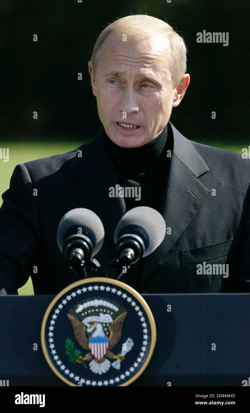 Putin bush camp david hi-res stock photography and images - Alamy