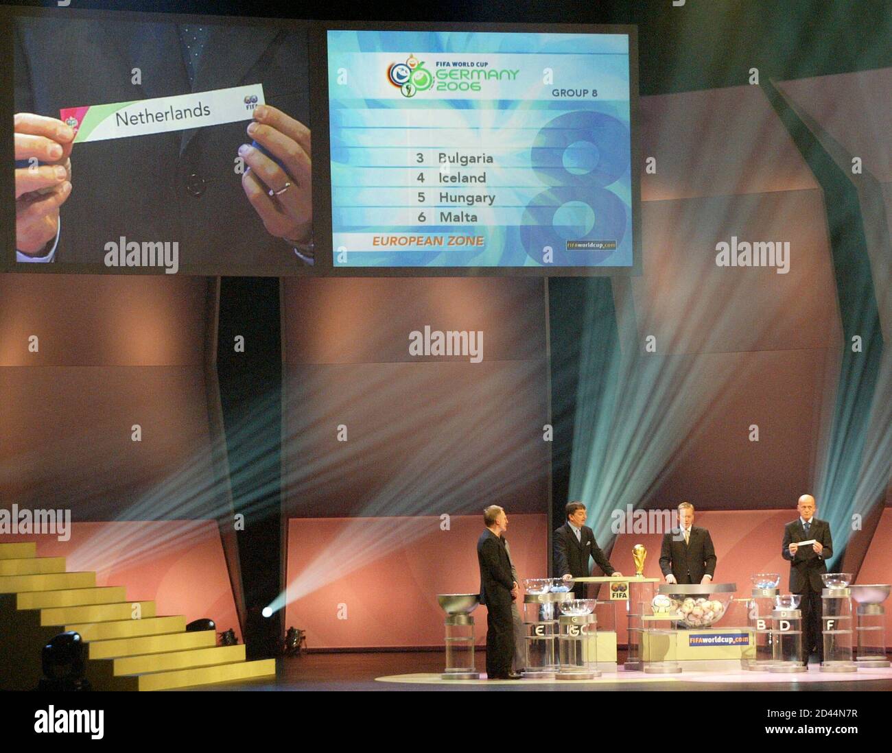 Fifa soccer referee pierluigi collina hi-res stock photography and ...