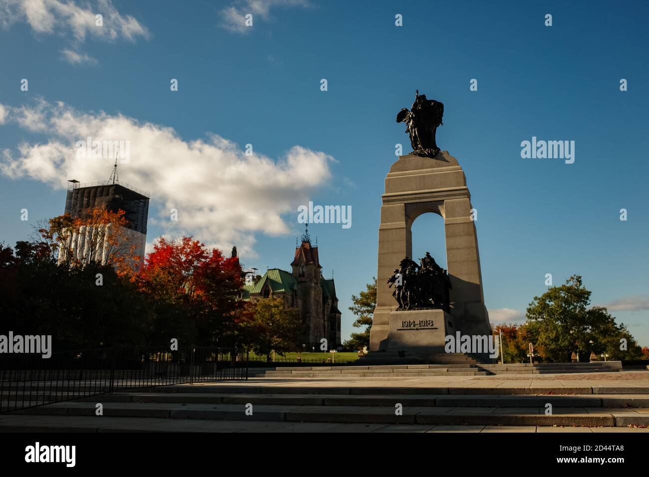 The National War Memorial cenotaph in Confederation Square of downtown ...