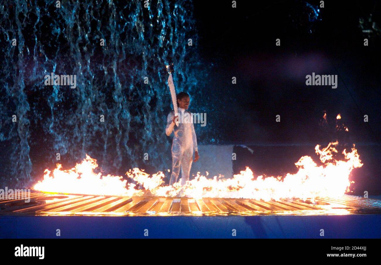 Cathy freeman opening ceremony hi-res stock photography and images - Alamy
