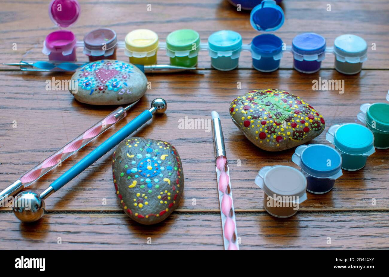 Painted rocks hi-res stock photography and images - Alamy