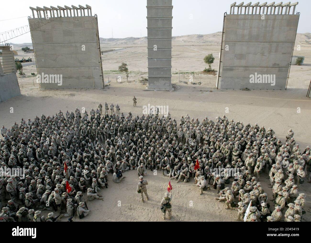 Camp commando kuwait hi-res stock photography and images - Alamy