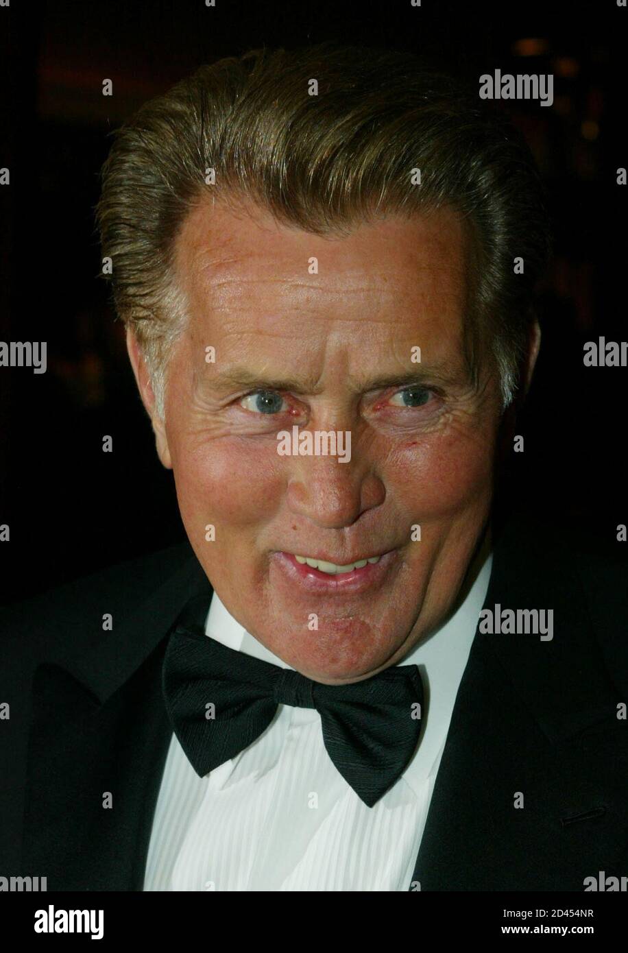 West wing martin sheen hi-res stock photography and images - Alamy