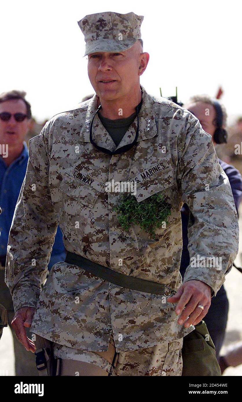 Commander general of the 1st marine expeditionary force hi-res stock ...