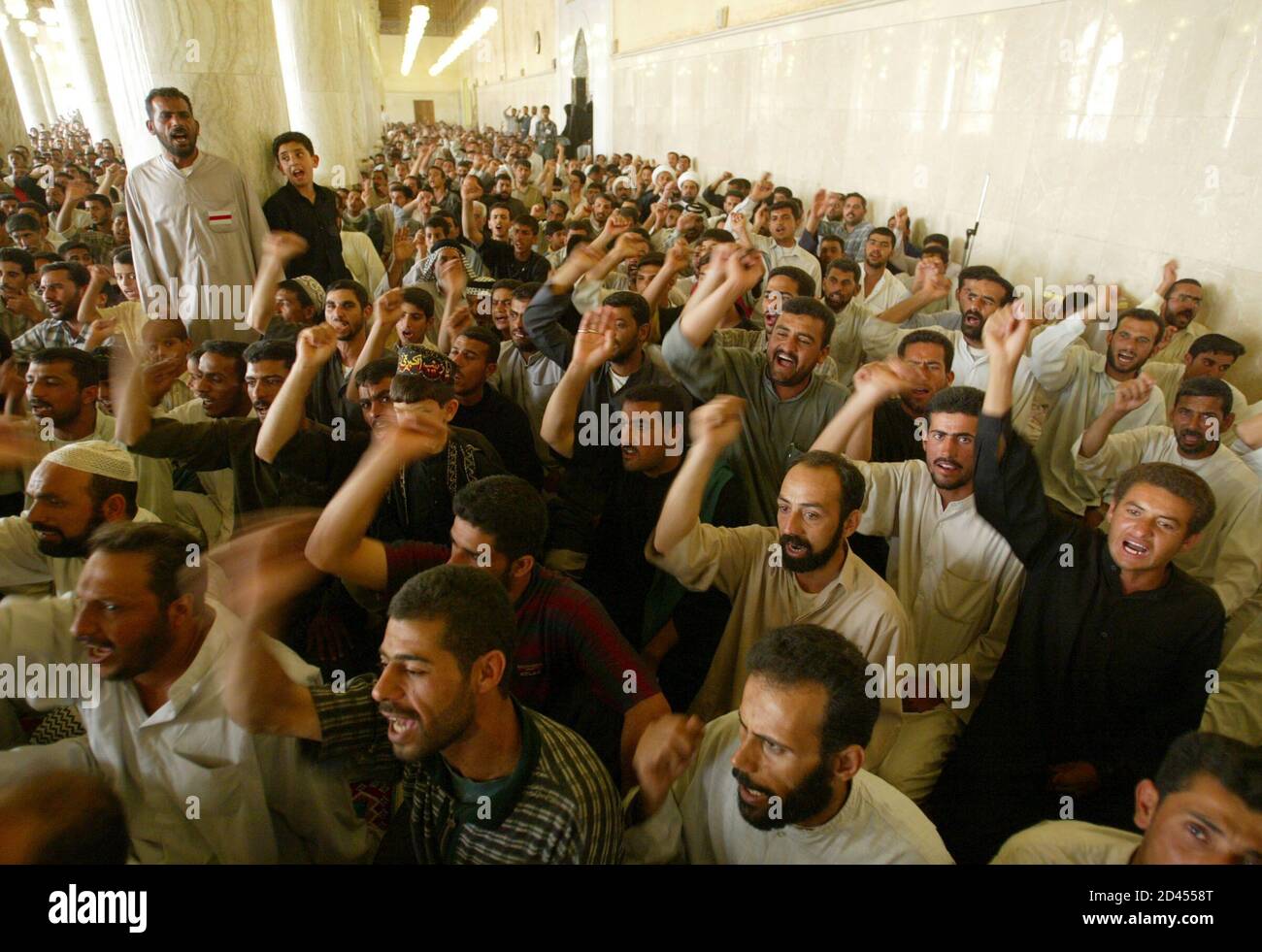 American muslims in a mosque hi-res stock photography and images - Alamy