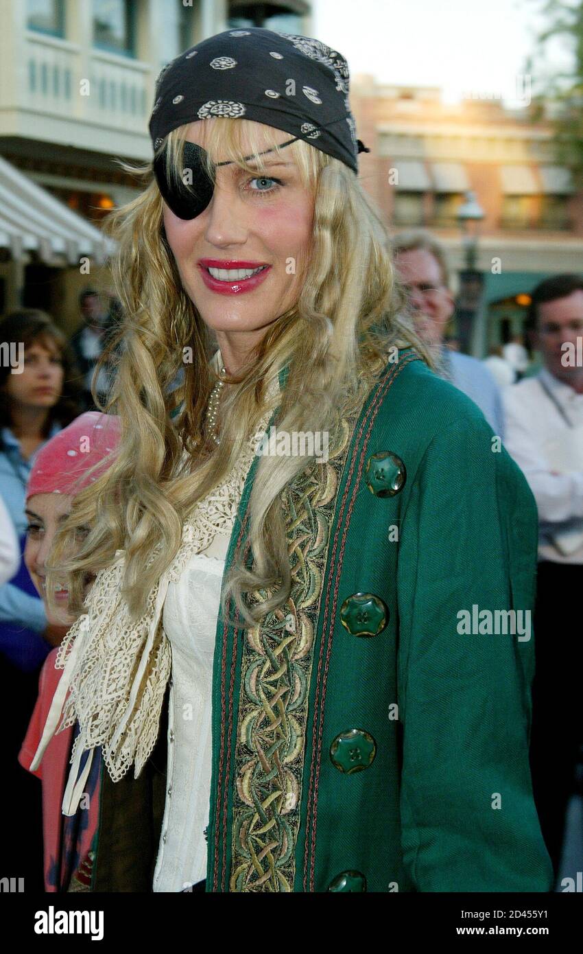 The curse of the black pearl 2003 orlando bloom hi-res stock ...