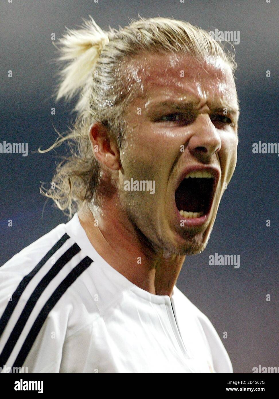 Roberto carlos david beckham hi-res stock photography and images - Alamy