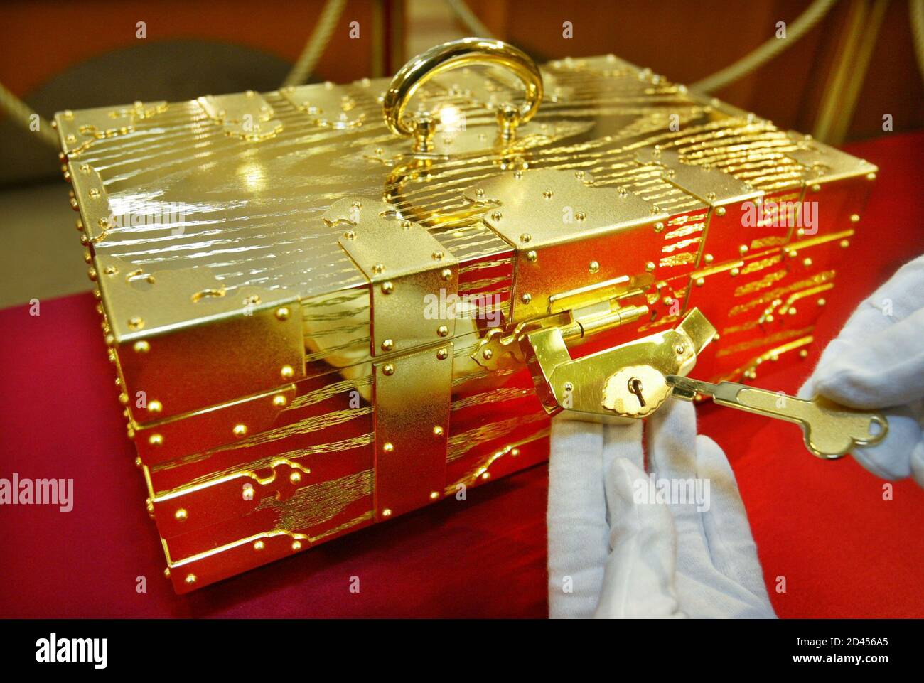 500 yen hi-res stock photography and images - Alamy