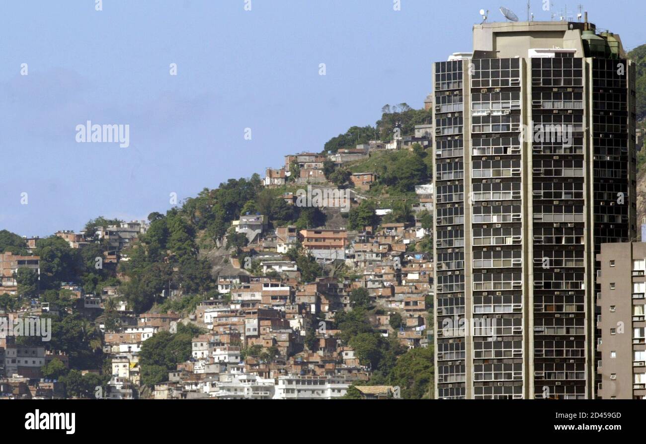 Front of favelas rio hi-res stock photography and images - Alamy