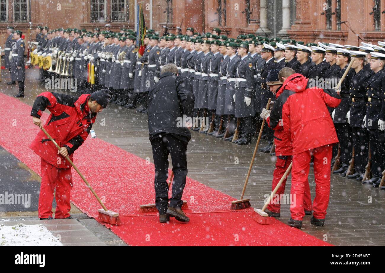 George w bush red carpet hi-res stock photography and images - Alamy